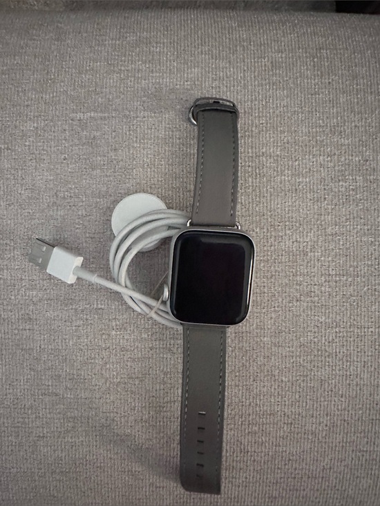 Apple | Wearables | Final Markdown Apple Watch Se 44mm Gps Silver ...